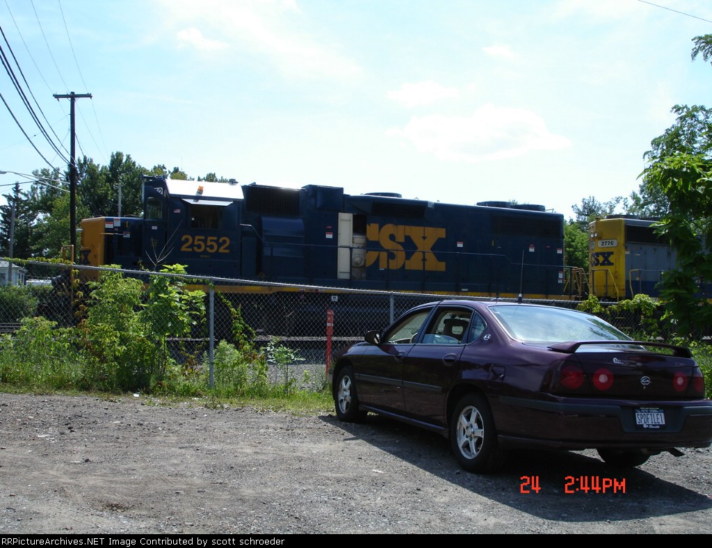 CSX 2552 heads back to the yard WB
